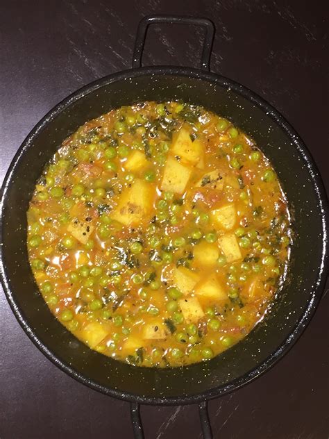 Harshas Kitchenette Aloo Mutter