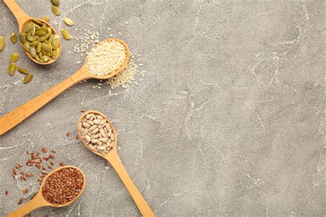 건강한 슈퍼푸드 참깨 호박 씨 해바라기 씨 아마 씨 회색치아 숟가락에 씨앗 0명에 대한 스톡 사진 및 기타 이미지 0명 5월 갈색 Istock