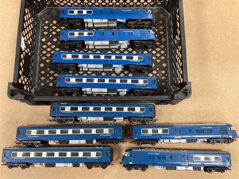 Lot 659 A Quantity Of Triang Blue Pullman Oo Scale