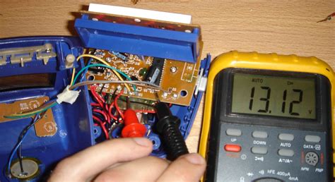 DE ACCM Application Note Hacking An Alarm Clock