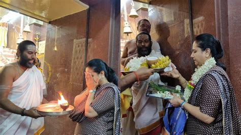 Ashwini And Puneeth Rajkumar Visited Dodda Ganapathi Temple In Bangalore ದೊಡ್ಡ ಗಣಪತಿ