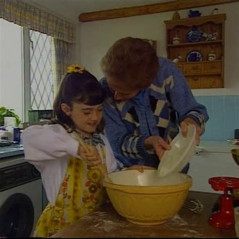 Stream Tecwyn Y Tractor Tec The Tractor Cadi And Nanw Bake A Cake By Ninhitfan2000 Listen