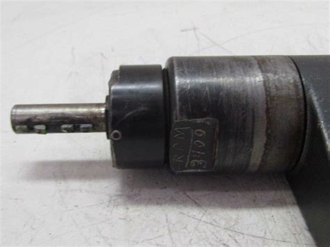 Aro Corp Model 7807 3400rpm Pneumatic Air Motor 1 2shaft 1 4npt Ports