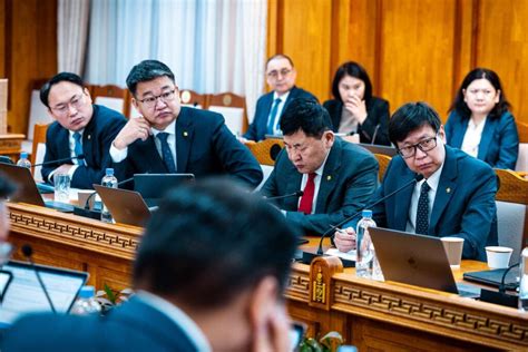 “Гашуунсухайт Ганцмод боомтын төмөр зам” төслийн хэлэлцээрт гарын үсэг зурах эрх олголоо