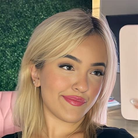 Erika Calabrese Social Media Sensation And Model Nestingnetwork