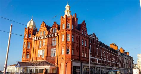 Asylum Seekers Caught Making Sex Film In Hotel Room Paid For By Brits Daily Star