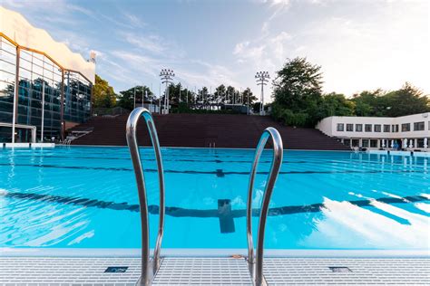 ОТВОРЕНИ БАЗЕН TaШМАЈДАН