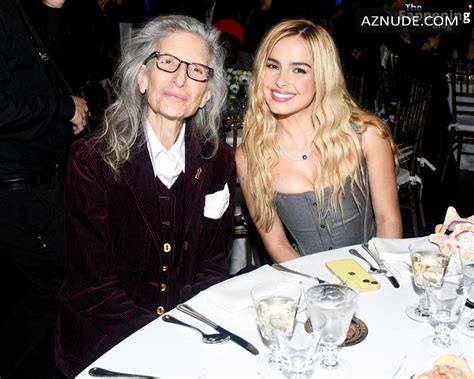 Addison Rae Sexy Shows Off Her Hot Cleavage In A Stunning Gray Dress At Cfda Fashion Awards In