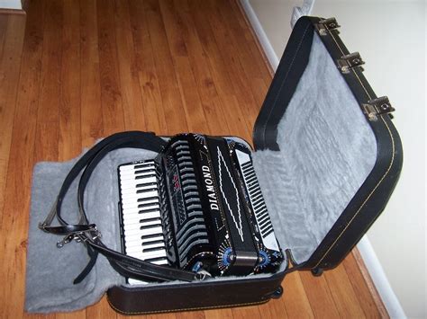 Diamond Musette MIDI Amplified Accordion