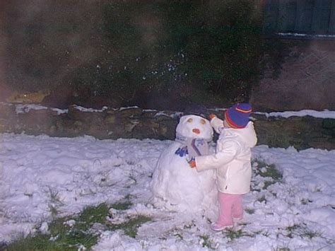 Izzy Builds Her First Snowman Feb 2005 Snowman Some Pictures Picture