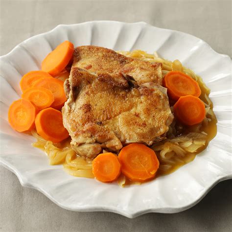 오렌지소스를 곁들인 치킨스테이크