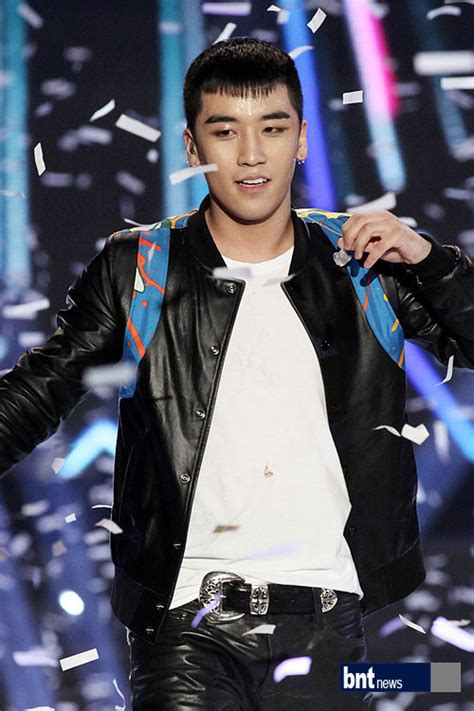 [포토] 빅뱅 승리 무대 위에서 행복한 땀방울 Bnt뉴스