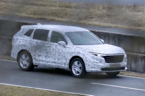 Spy Pics Larger New Honda Cr V Snapped Au