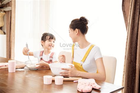 Home And Mother Making Bread Picture And Hd Photos Free Download On Lovepik