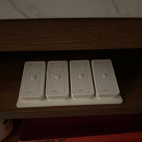 Lutron Caseta Pico Sextuple 33 Remote Control Pedestalstandholder Etsy