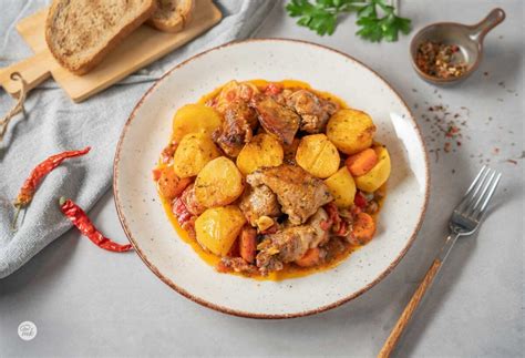 Свинско месо с картофи от Matekitchen