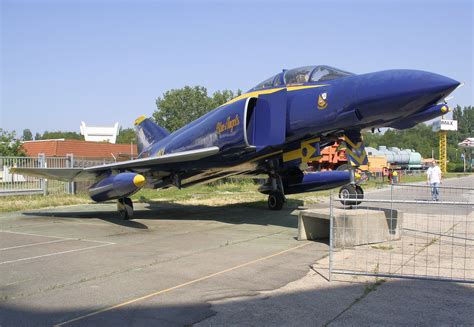 Mcdonnell Douglas F 4 J Phantom Ii Kunstflugstaffel Blue Angels
