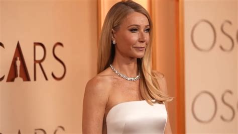 Wardrobe Malfunction Or Intentional Gwyneth Paltrows Racy Oscars