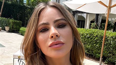 Sofia Vergara 51 Shows Off Her Impossibly Youthful Skin In New Selfie