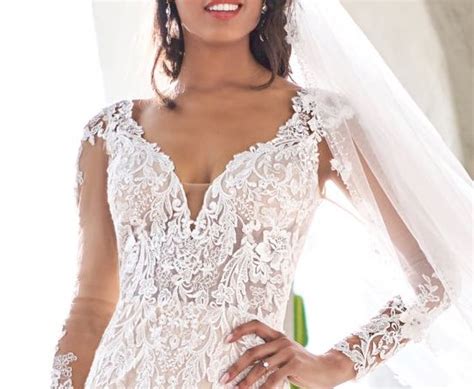 On Twitter These Nude Mesh Things In Between The Neckline