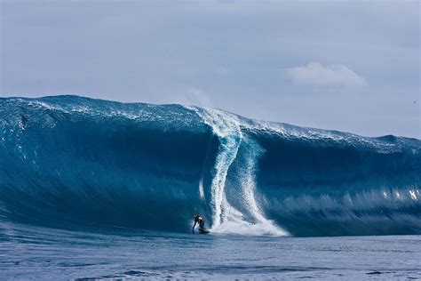 Surfing At Pedra Branca Tasmania Red Bull Images Surfing Wave With Surfer Big Wave Surfing