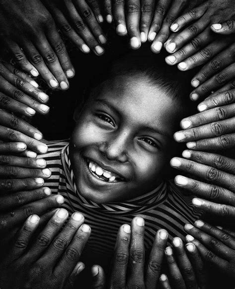 Pin By R Sh On Faces Black And White Portraits Portrait Artist