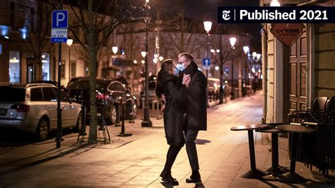 Sex And Dating In The Coronavirus Pandemic The New York Times