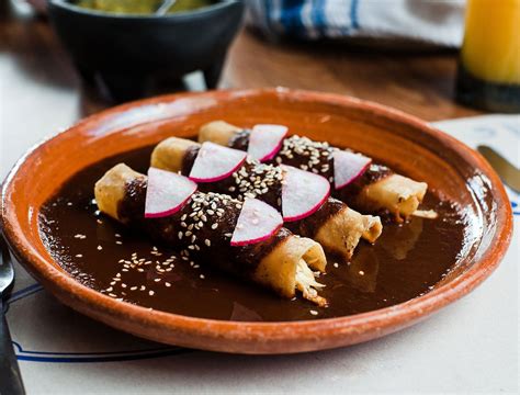Mole Description Sauce Mexican Cuisine Ingredients And Uses