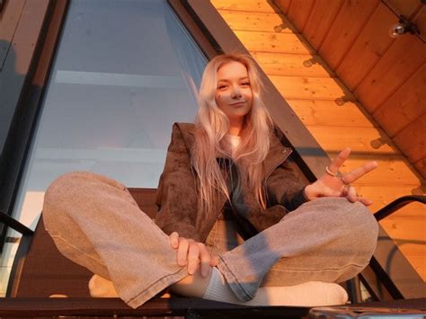 Himynameis直播表演 Swisscamgirls