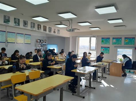 Шинэ Мэдлэг Ахлах Сургууль