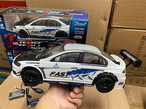 รถบังคับวิทยุดริฟ 114 ขับเคลื่อนสี่ล้อ4wd รีโมท 2 4ghzมีไฟแบตเตอรี่ชาร์จอุปกรณ์พร้อมเล่น