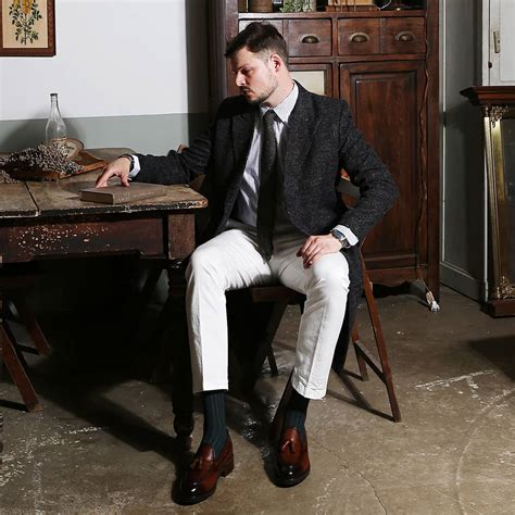 커스텀무드 클래식과 유니크한 감성을 공존하는 프리미엄 수제화 브랜드 커스텀무드 2060 모델의 Facebook