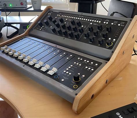 Softube Console 1 Fader 1 Mkii W Wood Case Reverb