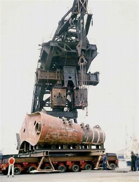 The Construction Of Supertankers 36 Pics