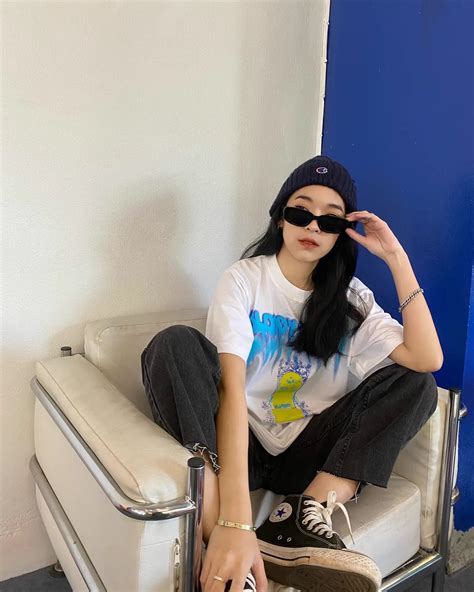 แต่งตัวลุคเท่ๆไปถ่ายรูปคาเฟ่กัน แกลเลอรีที่โพสต์โดย Phonelee Lemon8