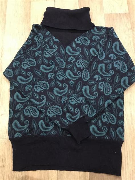 Теплий светр — ціна 40 грн у каталозі Светри Купити жіночі речі за доступною ціною на Шафі