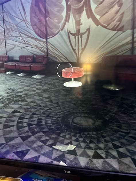 lol the devs forgot to add shaders to this seat r atomicheart