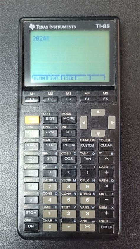 Texas Instruments Ti 85 Graphing Calculator 繪圖計算機 屏幕有問題 興趣及遊戲 手作＆自家設計 文具 Carousell