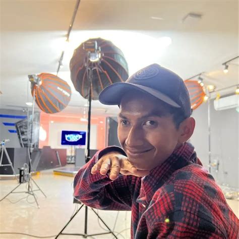 8 Potret Sugeng Tumbler Gunung Bromo Awalnya Pengepul Rongsokan Dengan Bayaran Rp 20 Ribu Per