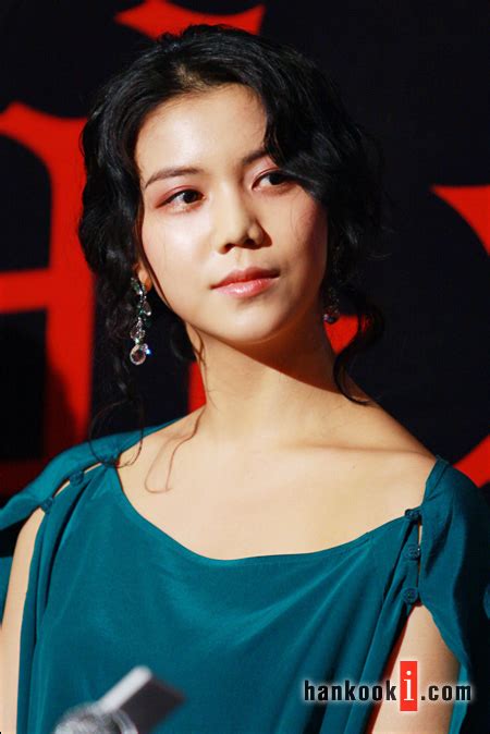 박쥐 김옥빈 파격 노출 화제