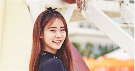 한승연 수영복 입고 군살없는 몸매 선보여 시선 강탈