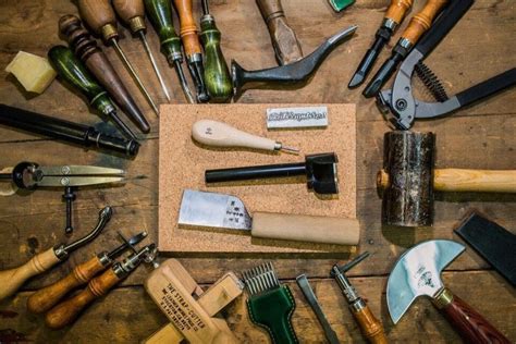 КАК НЕ ЗАБЛУДИТЬСЯ В ТРЕХ СОСНАХ И НЕ НАБИТЬ ШИШЕК НАЧИНАЮЩЕМУ КОЖЕВНИКУ Фешн из май профешн