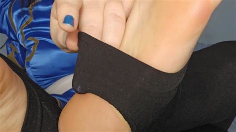Vergöttert Die Füße Von Chun Li Dawn Of The Giantess Clips4sale