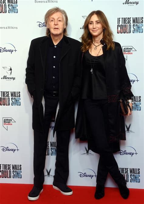 Paul Mccartneys Surprise Acm Moment With Nancy Shevell Became A Quiet