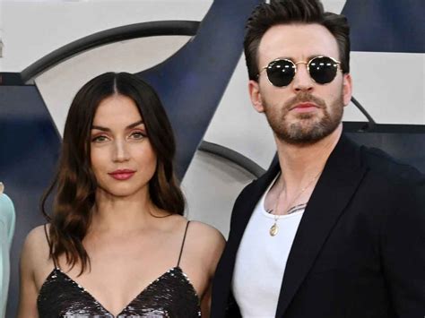Chris Evans Y Ana De Armas En Su Nueva Película