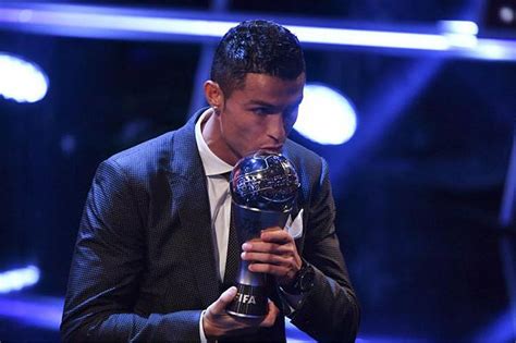 Cristiano Ronaldo é Eleito O Melhor Jogador Do Mundo De 2017
