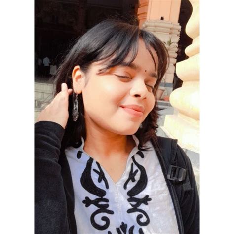 Mohini Kanojia Medium