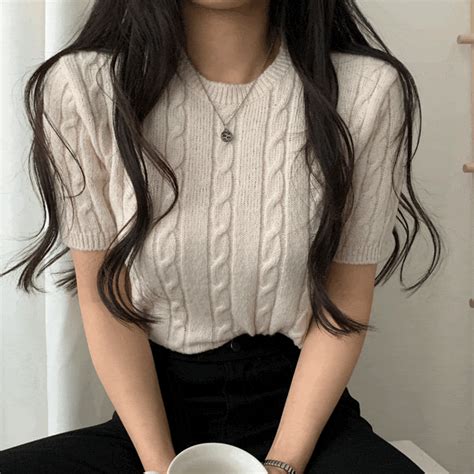 색감예쁜 단독으로 입기좋은 꽈배기 라운드 반팔 니트8col 에이블리