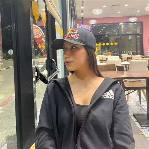 Oumaima Oumaima Asrii • Threads Say More