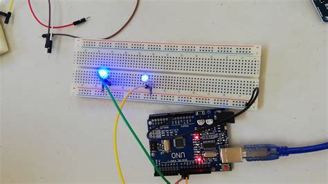 Uso De 2 Pwm Control De Brillo De 2 Leds Cj Youtube